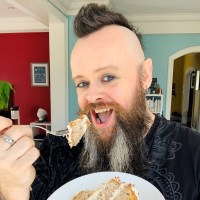 Crumbs In My Beard – The bearded baker of unexpected flavours